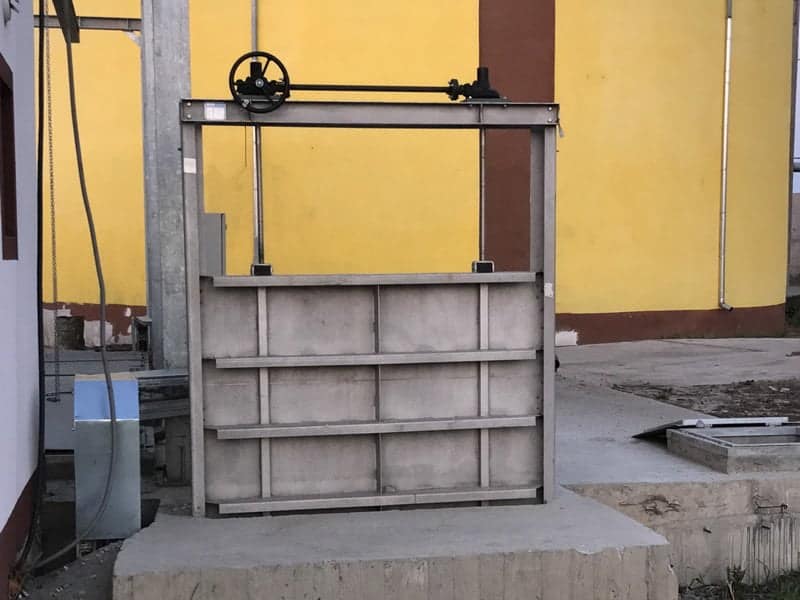 Penstocks & Adjustable Weirs - ecai